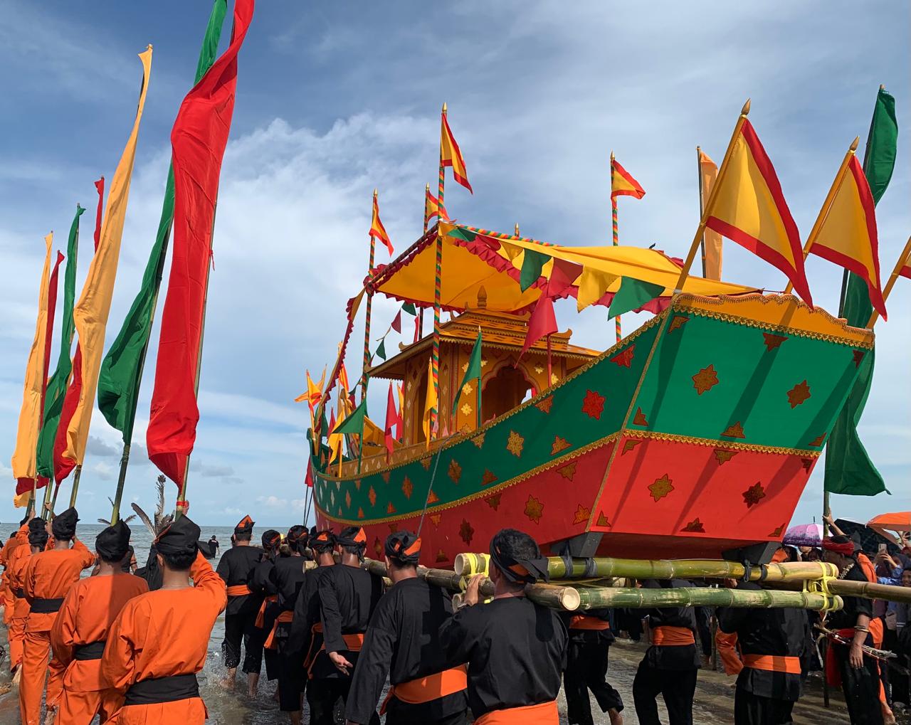 Padaw Tuju Dulung Jadi Simbol Kejayaan dan Syukur Leluhur - Sumber ...